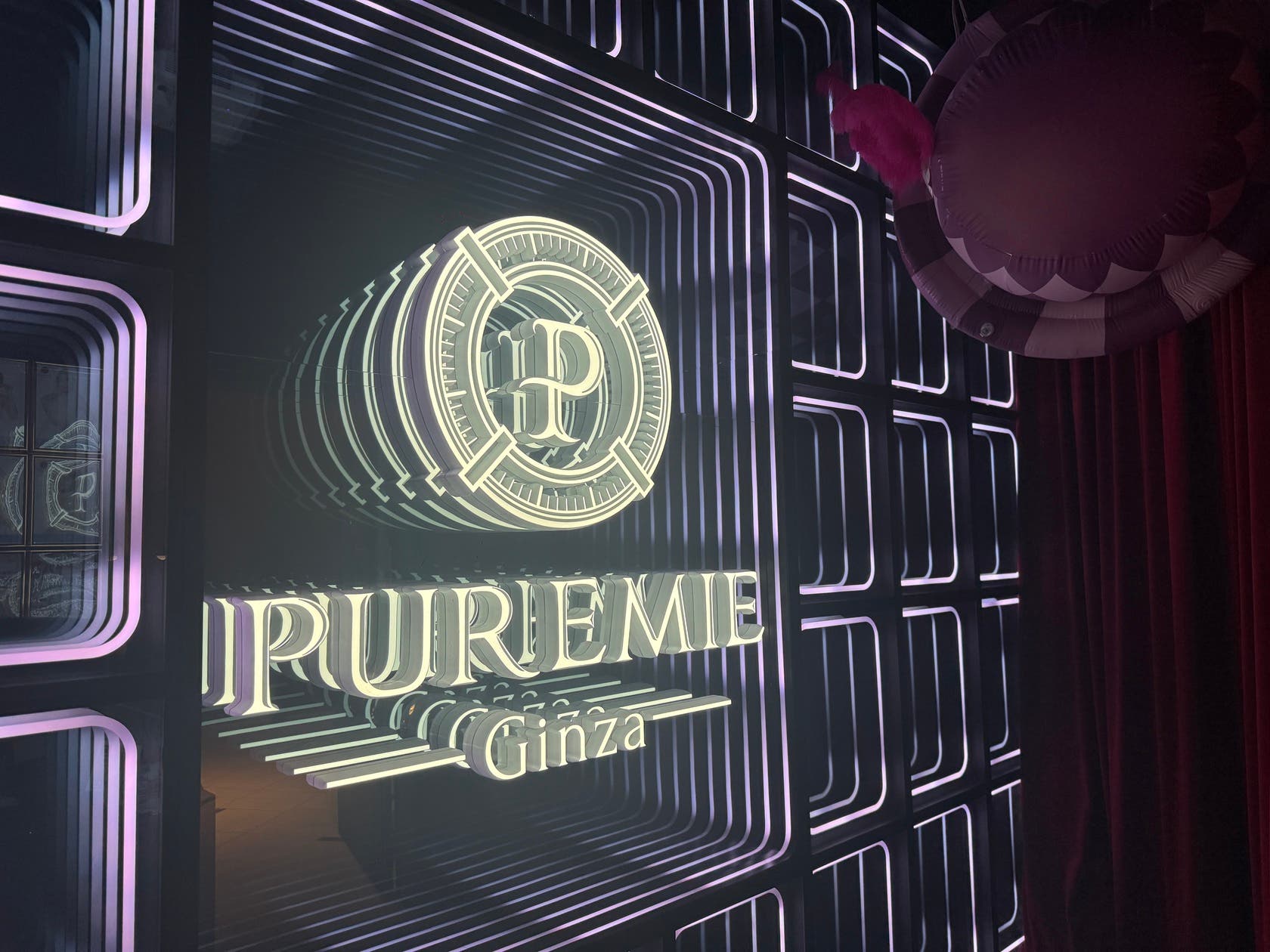 銀座・新橋エリアの大型ショークラブの写真9