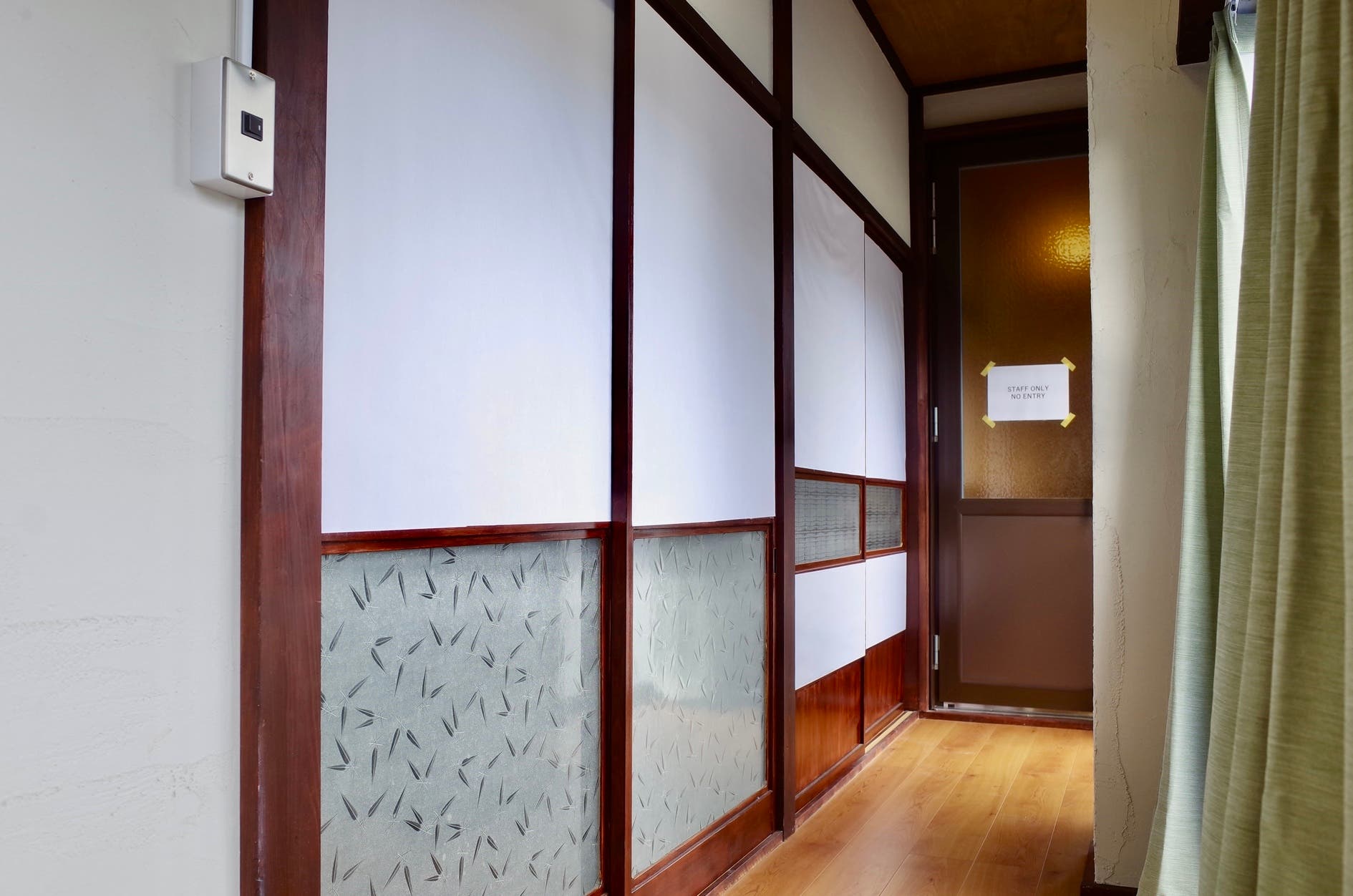 団体様歓迎！大部屋の和室とカフェ併設の1棟貸し切りゲストルームの写真20