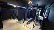 東新宿の隠れ家映えジム!大鏡・撮影ライト・三脚・化粧台完備!動画撮影・ダンス・自主トレに最適な貸切空間!の写真2