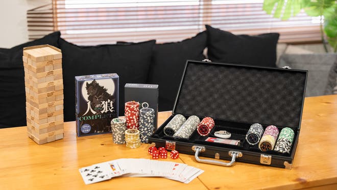 渋谷駅徒歩6分🚶♀️白×木目の大人おしゃれスぺース🌿女子会・推し活・誕生日会・映画鑑賞✨65型TV◎忘年会・クリスマス🎄の写真10