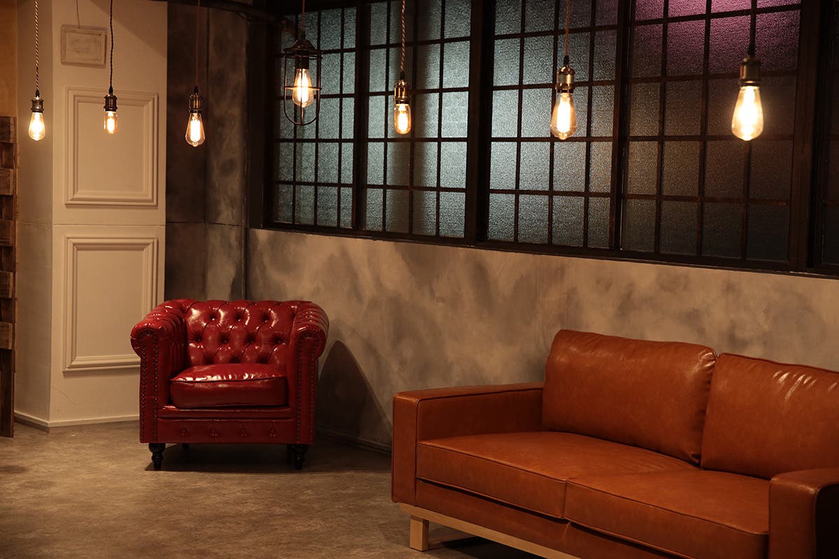 【ロビンスタジオ】 窓からの明るい自然光のあふれる空間 シャビーテイストを基調としたスタジオの写真11