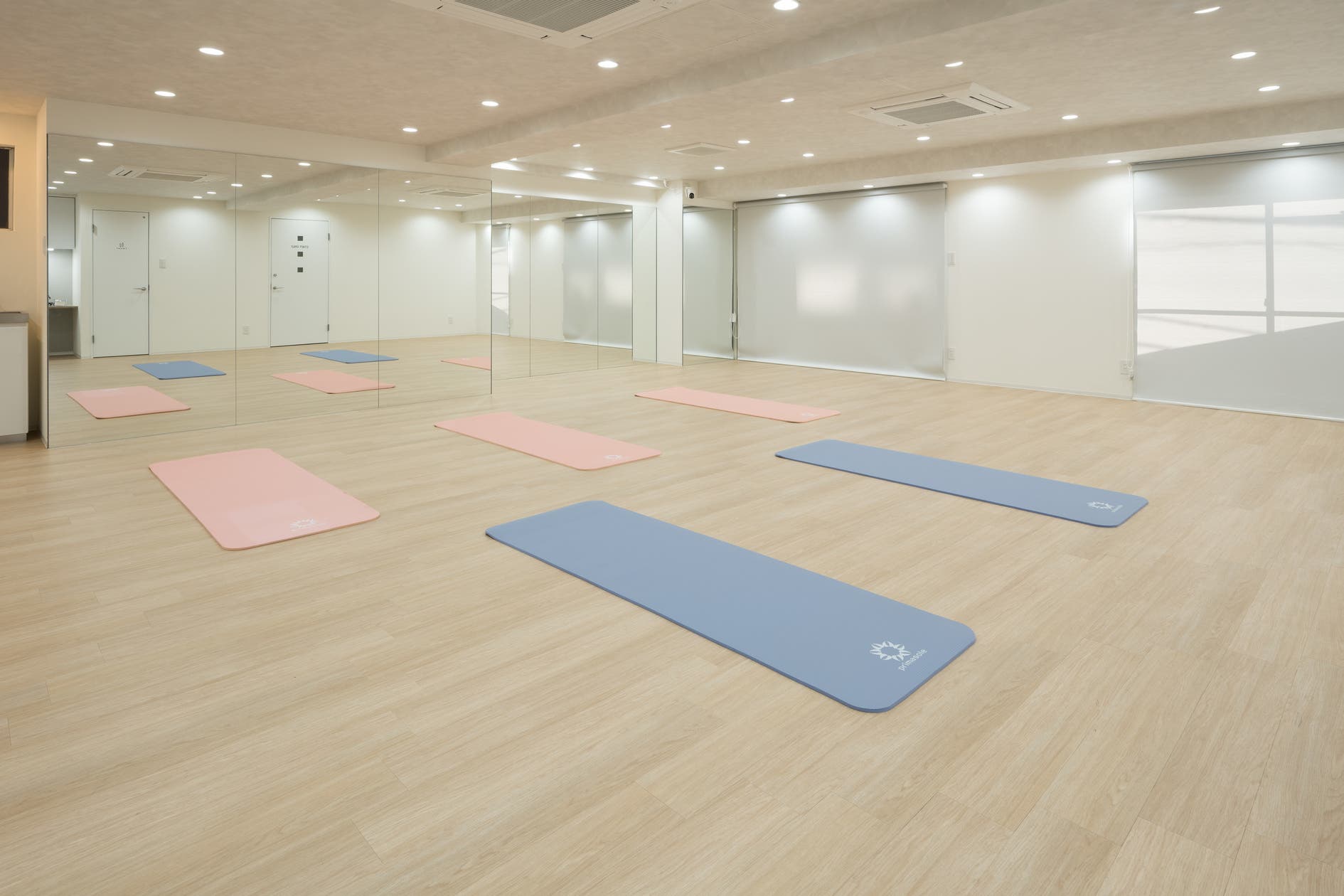 【期間限定価格】NEW OPEN！上野駅から5分♪尾久駅すぐ 一面鏡張り70㎡多目的スペース 会議/ヨガ/ダンススタジオ/撮影の写真2