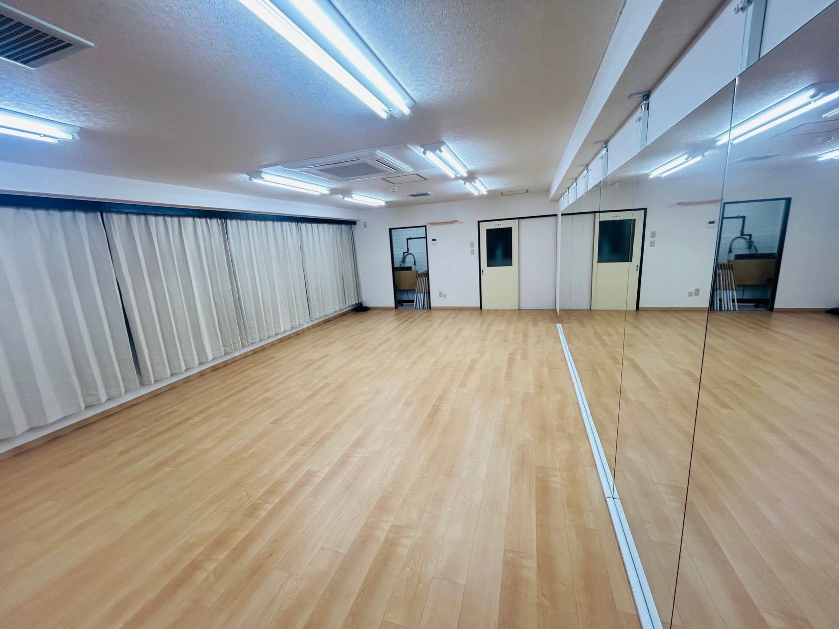 40㎡【東部練馬駅徒歩1分】 ダンス/演劇/会議【特大鏡: 幅 約7.2m x 高さ1.8m】、更衣室有の写真6