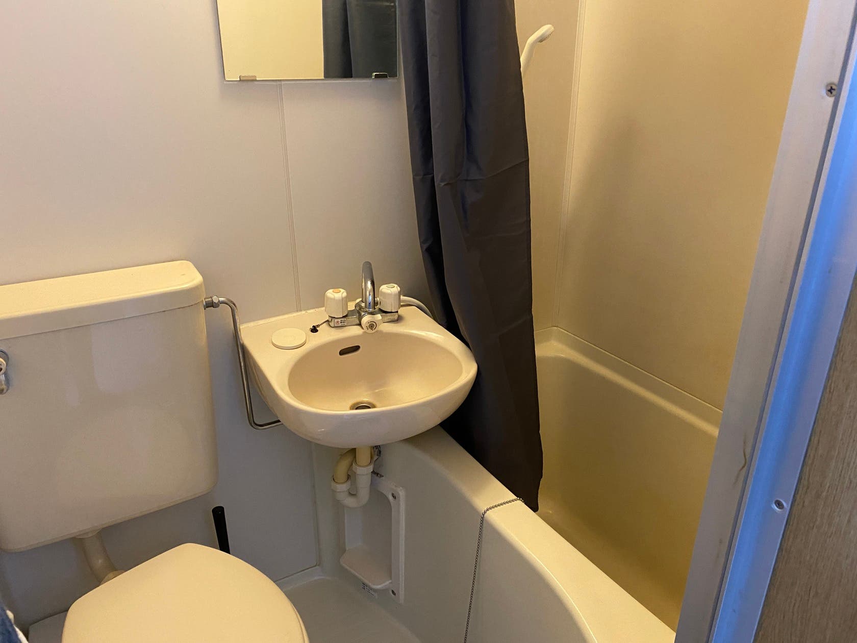 リニューアル☆【名古屋駅 太閤通口(新幹線口)徒歩4分】名古屋駅近！WiFi無料6名まで利用可！冷蔵庫電子レンジあり！の写真9