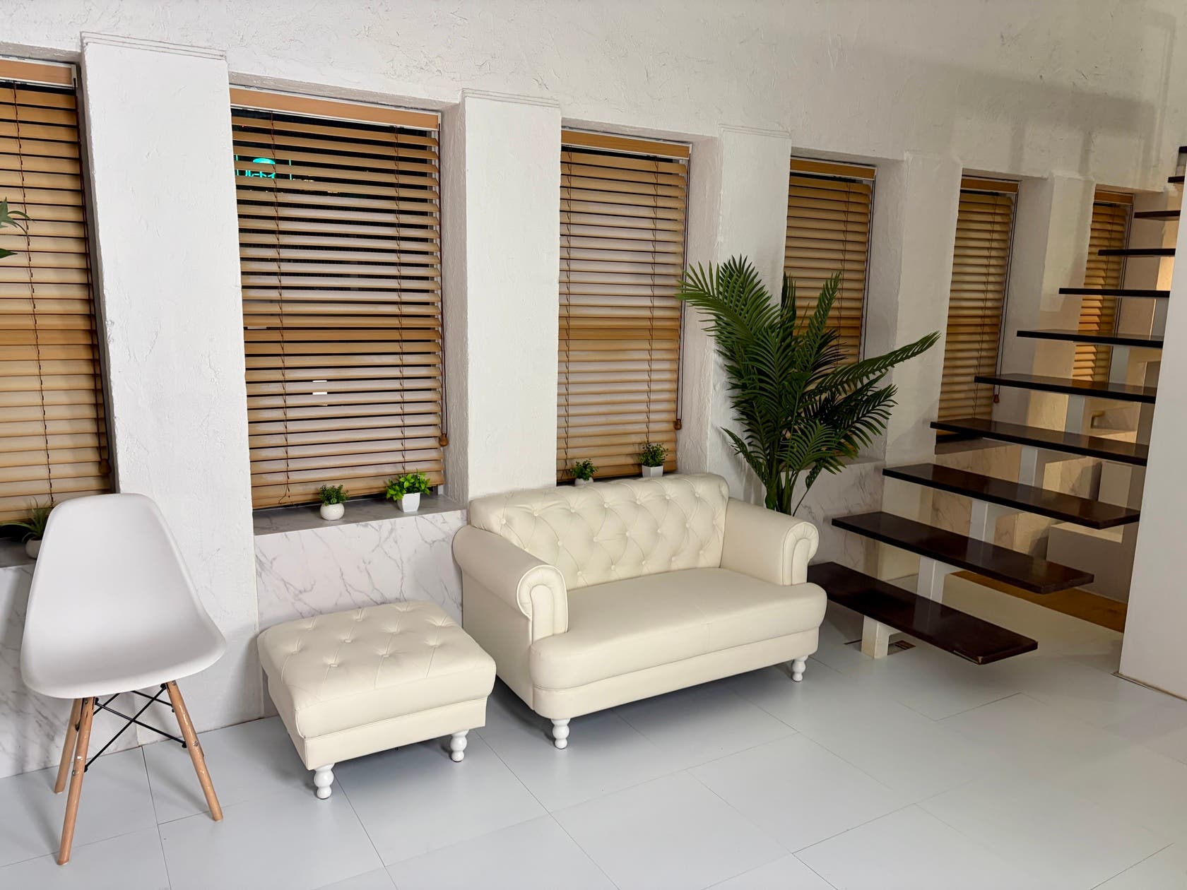 【栄から徒歩圏内】1時間からOK/商用利用可/撮影/コスプレ/配信/本格撮影スタジオ【新栄フォトスタジオ】の写真2