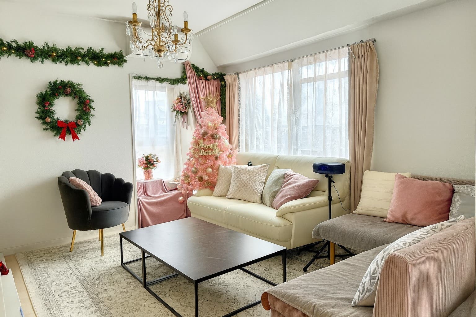 【エレメント京橋駅前🏰】クリスマスツリー🎄14名迄OK！広々2部屋◎120インチ高機能プロジェクター・撮影多数・女子会の写真1