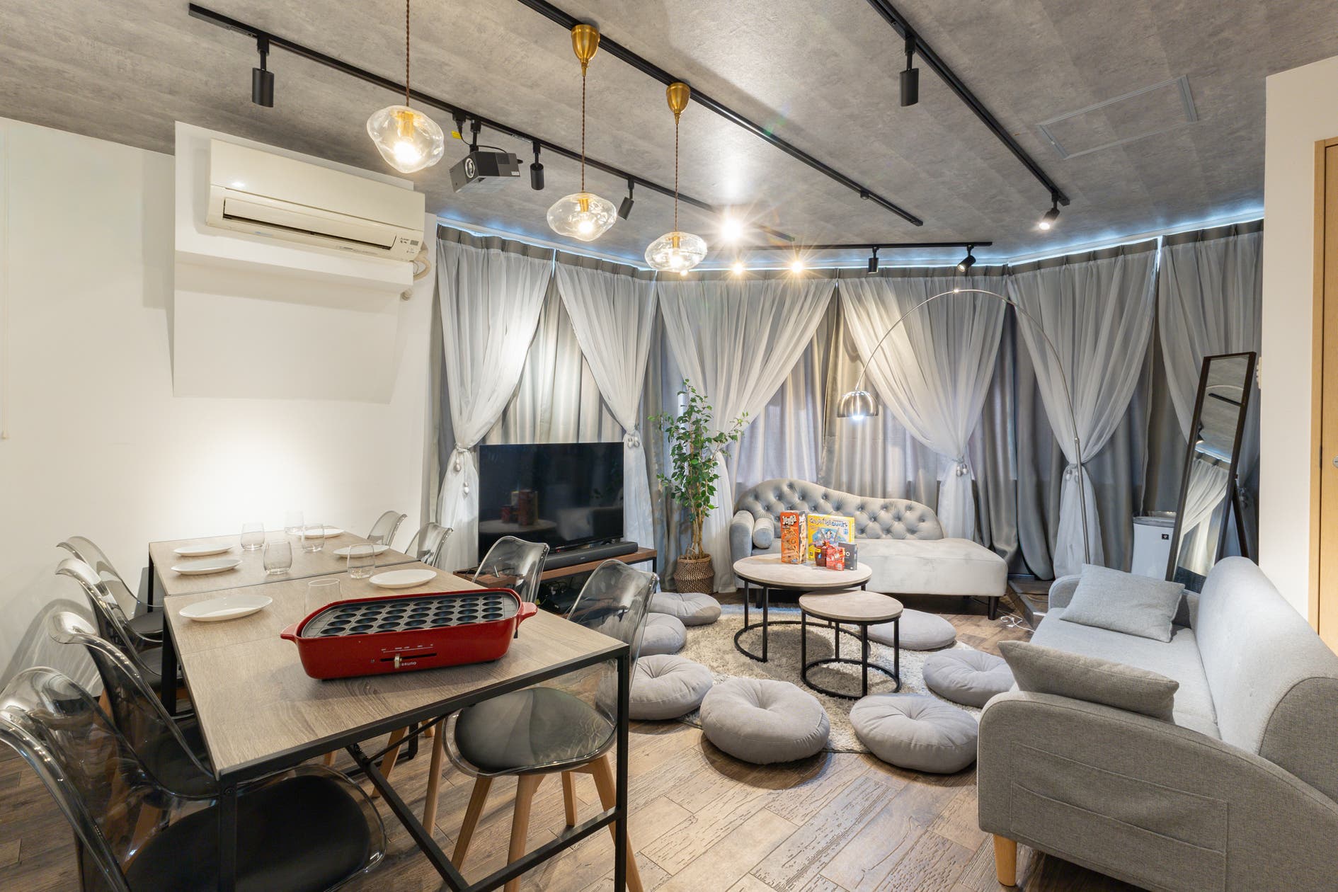 【🎄クリスマス＆忘年会🎅】東梅田駅 徒歩3分！⭐️高級ソファで贅沢な時間を…⭐️最高級パーティールームの写真2