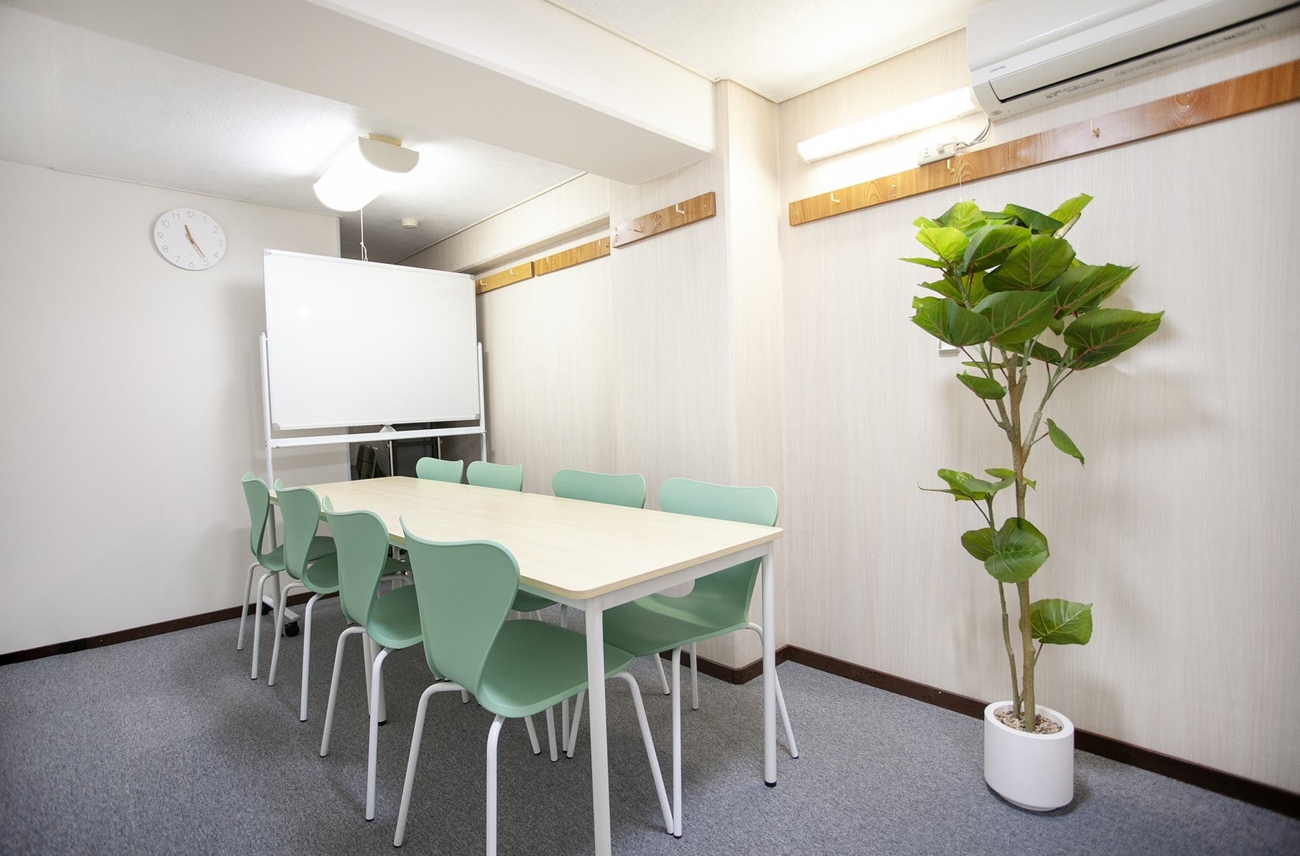 東中野駅30秒サロン可【即予約可・高速度WiFi・除菌完備】各種教室、会議、商談、面接、研修、ボードゲーム等に最適な個室スペースの写真2