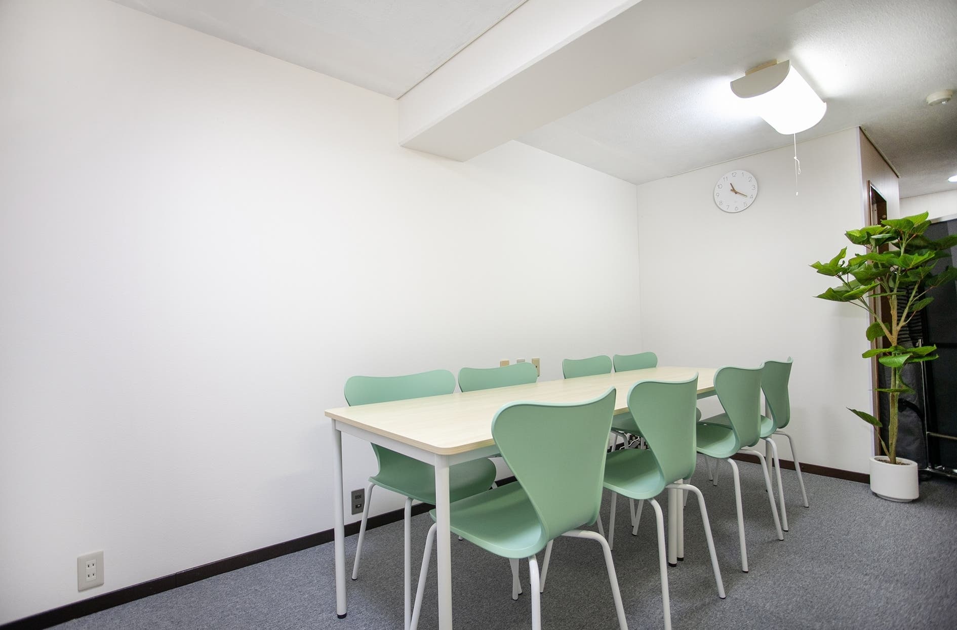 東中野駅30秒サロン可【即予約可・高速度WiFi・除菌完備】各種教室、会議、商談、面接、研修、ボードゲーム等に最適な個室スペースの写真3