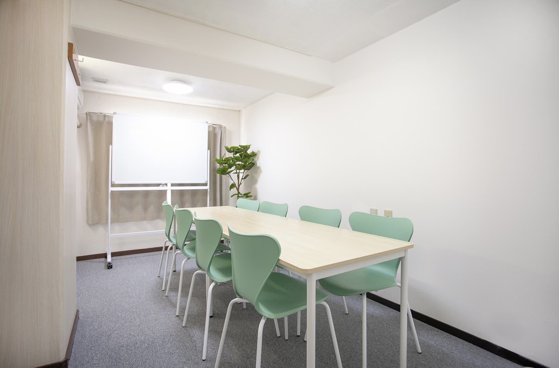 東中野駅30秒サロン可【即予約可・高速度WiFi・除菌完備】各種教室、会議、商談、面接、研修、ボードゲーム等に最適な個室スペースの写真5