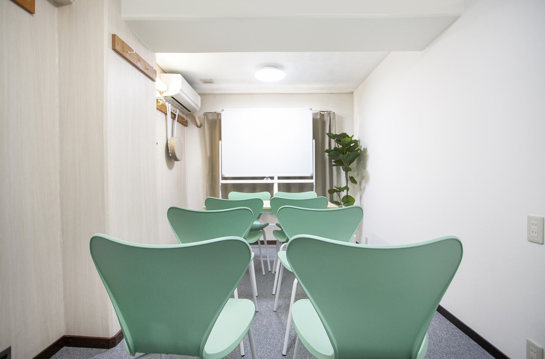 東中野駅30秒サロン可【即予約可・高速度WiFi・除菌完備】各種教室、会議、商談、面接、研修、ボードゲーム等に最適な個室スペースの写真10