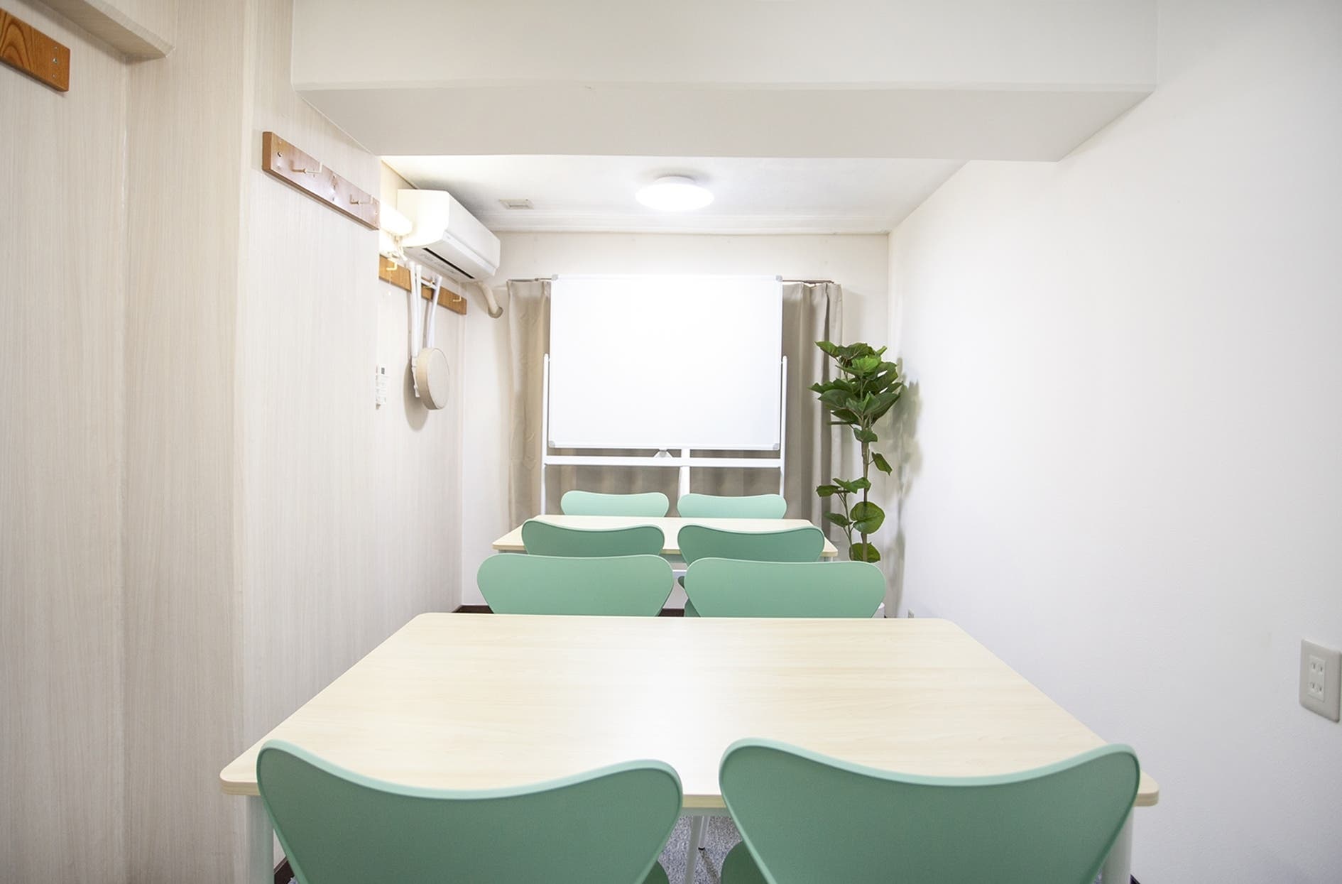 東中野駅30秒サロン可【即予約可・高速度WiFi・除菌完備】各種教室、会議、商談、面接、研修、ボードゲーム等に最適な個室スペースの写真13