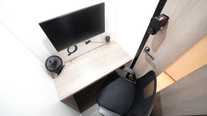 <ワークブース海老名マルイNo.1>完全個室💼Wi-Fi📶モニター🖥テレワーク/Web会議/面接/自習/作業の写真2