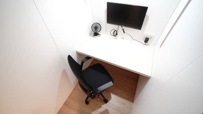 <ワークブース海老名マルイNo.2>完全個室💼Wi-Fi📶モニター🖥テレワーク/Web会議/面接/自習/作業の写真1