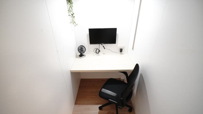 <ワークブース海老名マルイNo.4>完全個室💼Wi-Fi📶モニター🖥テレワーク/Web会議/面接/自習/作業の写真4