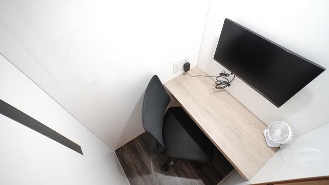 <ワークブース海老名マルイNo.5>完全個室💼Wi-Fi📶モニター🖥テレワーク/Web会議/面接/自習/作業の写真1