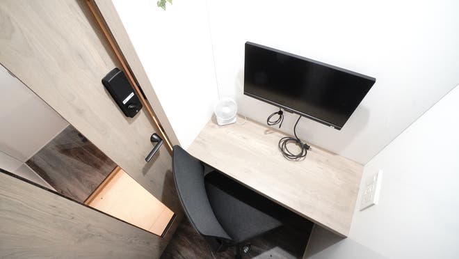 <ワークブース海老名マルイNo.6>完全個室💼Wi-Fi📶モニター🖥テレワーク/Web会議/面接/自習/作業の写真2