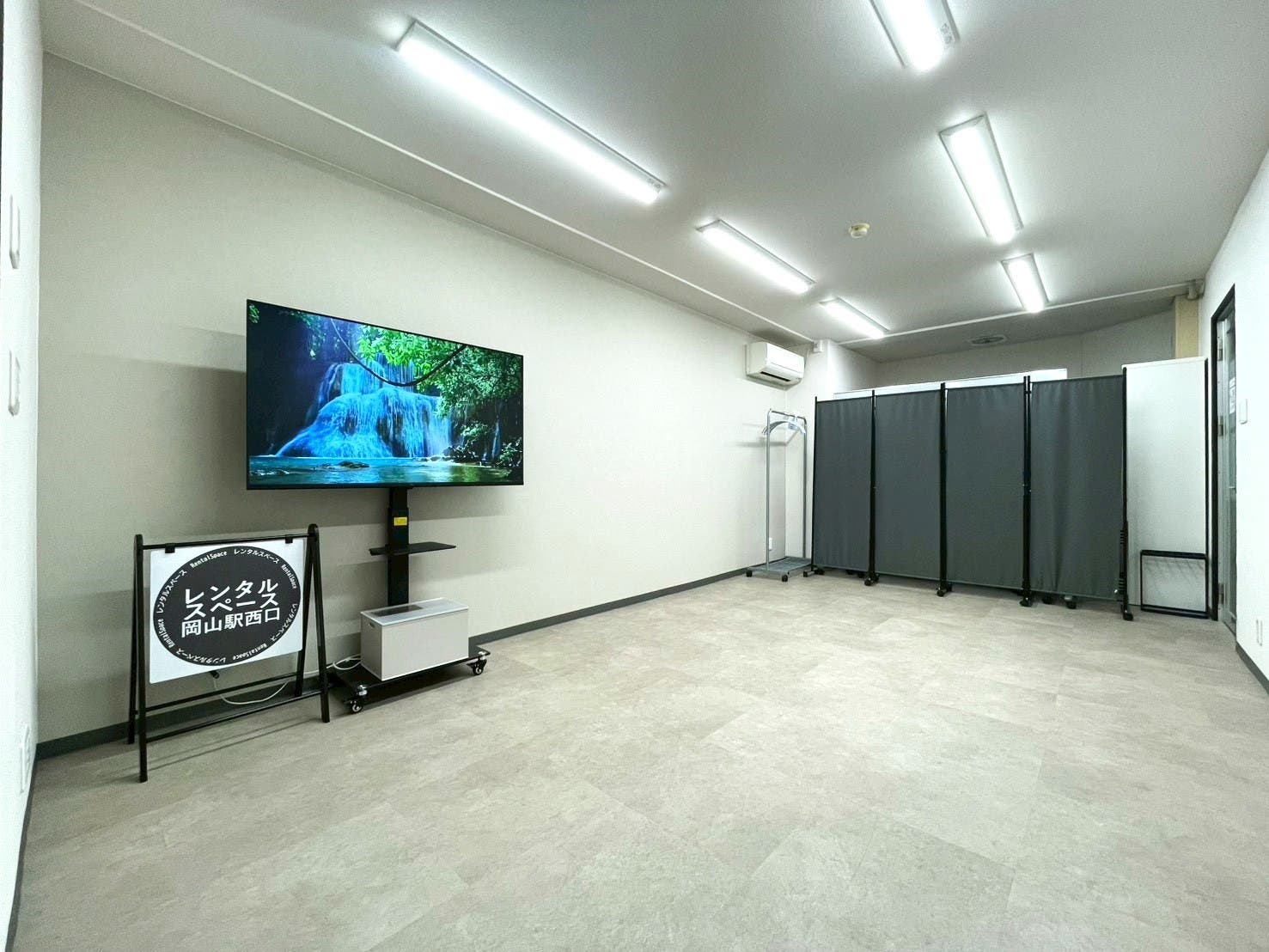 ◇◆改装済でキレイ・広い◆◇１階・店舗で視認性抜群★岡山駅徒歩3分★24時間営業★ゆったり12名★wi-fi完備★55型モニターの写真16