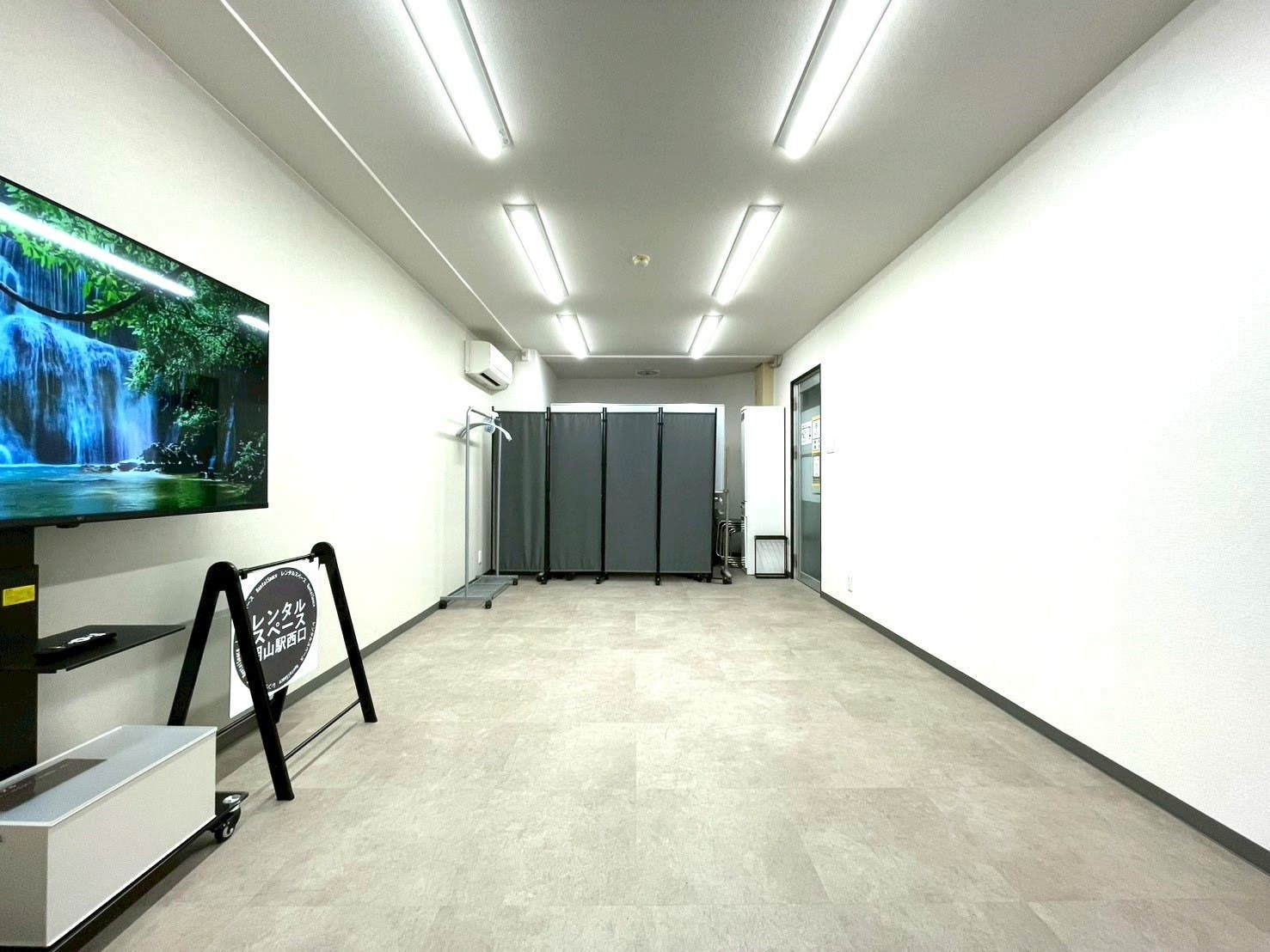 ◇◆改装済でキレイ・広い◆◇１階・店舗で視認性抜群★岡山駅徒歩3分★24時間営業★ゆったり12名★wi-fi完備★55型モニターの写真18