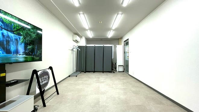 ◇◆改装済でキレイ・広い◆◇1階・店舗で視認性抜群★岡山駅徒歩3分★24時間営業★ゆったり12名★wi-fi完備★55型モニターの写真18