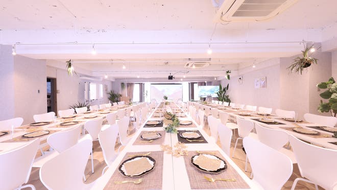 #イーストGoburin2nd【東新宿】クリスマス🎄忘年会🤶駅1分/席数84立食100名飲食/120㌅画面/会議/セミナーの写真4