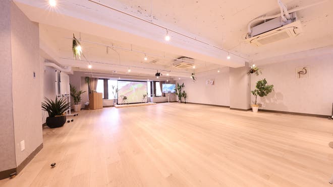 #イーストGoburin2nd【東新宿】クリスマス🎄忘年会🤶駅1分/席数84立食100名飲食/120㌅画面/会議/セミナーの写真8