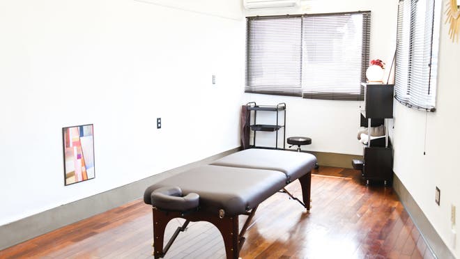 大和駅北口3分 複合スペース 24時間いつでも利用できるサロン/会議室(5名まで利用可)整体/マッサージ/打ち合わせ/商談/会議の写真1