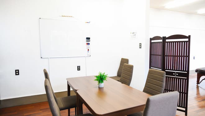 大和駅北口3分 複合スペース 24時間いつでも利用できるサロン/会議室(5名まで利用可)整体/マッサージ/打ち合わせ/商談/会議の写真2