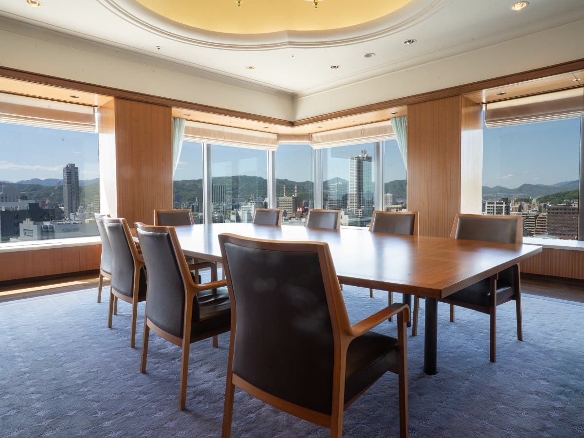 【中ヒロマ_10名会議室】銀山町駅から徒歩2分！眺めの良い広々とした会議室（大型モニター・電源タップ無料/高速Wi-Fiあり）の写真2