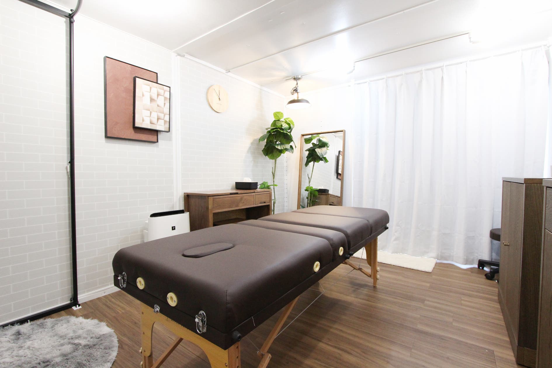 【赤坂5分】ナチュラルで落ち着いた完全個室サロン｜充実設備で施術に集中の写真1