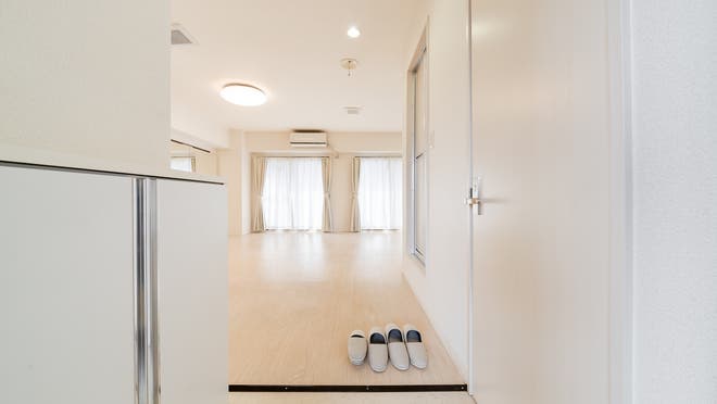 New🎊 鶴見駅 徒歩 3分!明るく清潔な鏡張りスタジオの写真2