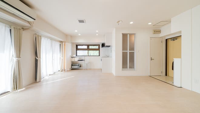 New🎊 鶴見駅 徒歩 3分!明るく清潔な鏡張りスタジオの写真10