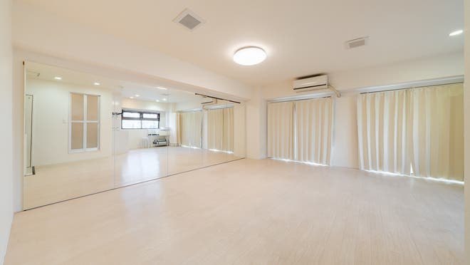 New🎊 鶴見駅 徒歩 3分!明るく清潔な鏡張りスタジオの写真11