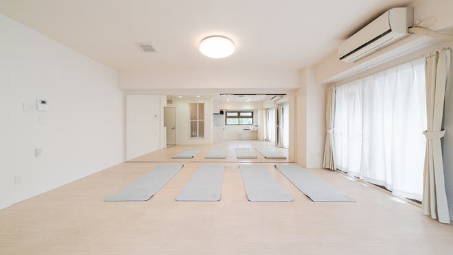 New🎊 鶴見駅 徒歩 3分!明るく清潔な鏡張りスタジオの写真14