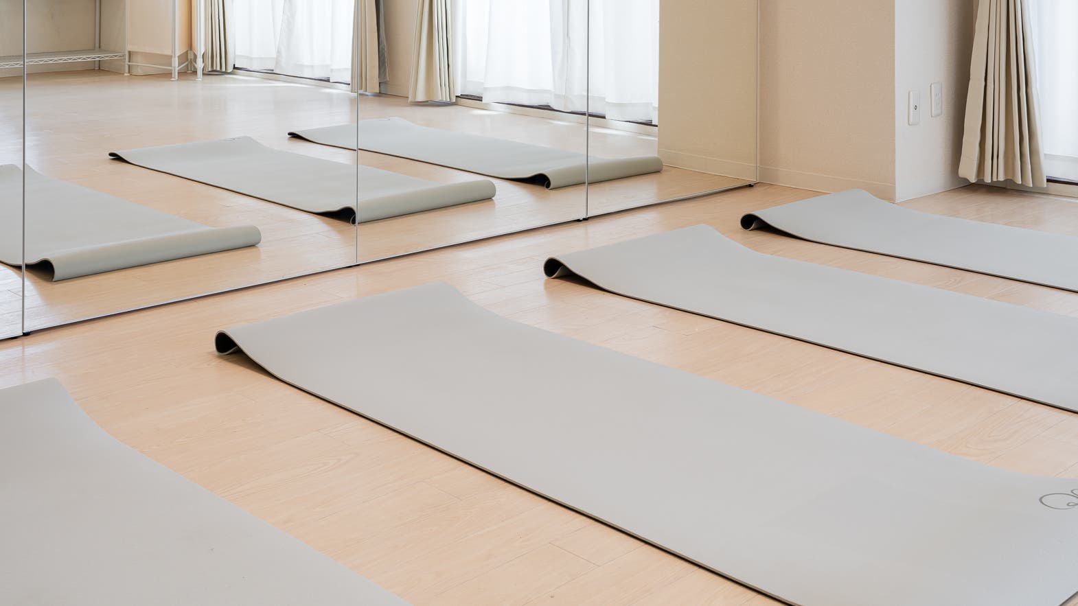 New🎊 鶴見駅 徒歩 3分！明るく清潔な鏡張りスタジオの写真15