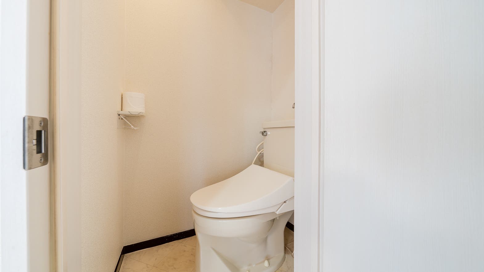 New🎊 鶴見駅 徒歩 3分！明るく清潔な鏡張りスタジオの写真4