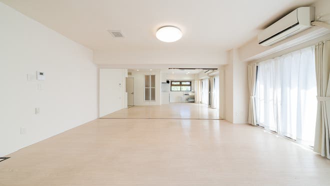 New🎊 鶴見駅 徒歩 3分!明るく清潔な鏡張りスタジオの写真5