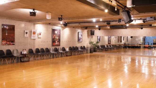 日曜、祝日、ダンスをはじめとする、レッスン、イベント、会議などにご利用いただけますの写真1