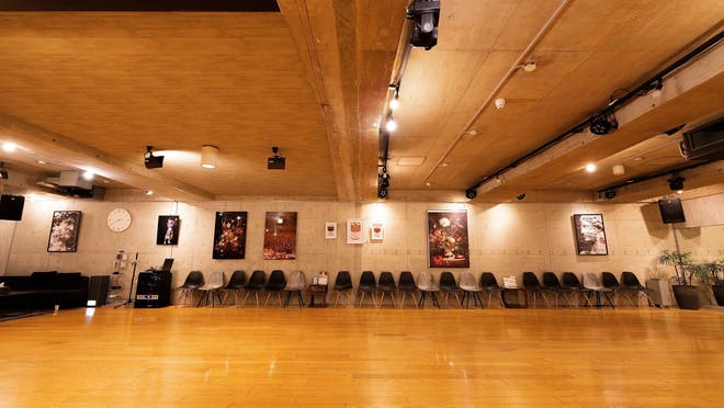 日曜、祝日、ダンスをはじめとする、レッスン、イベント、会議などにご利用いただけますの写真3