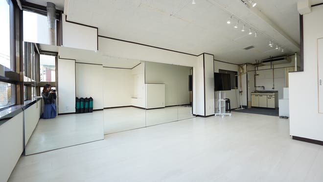 自然光たっぷり開放的なスタジオの写真2