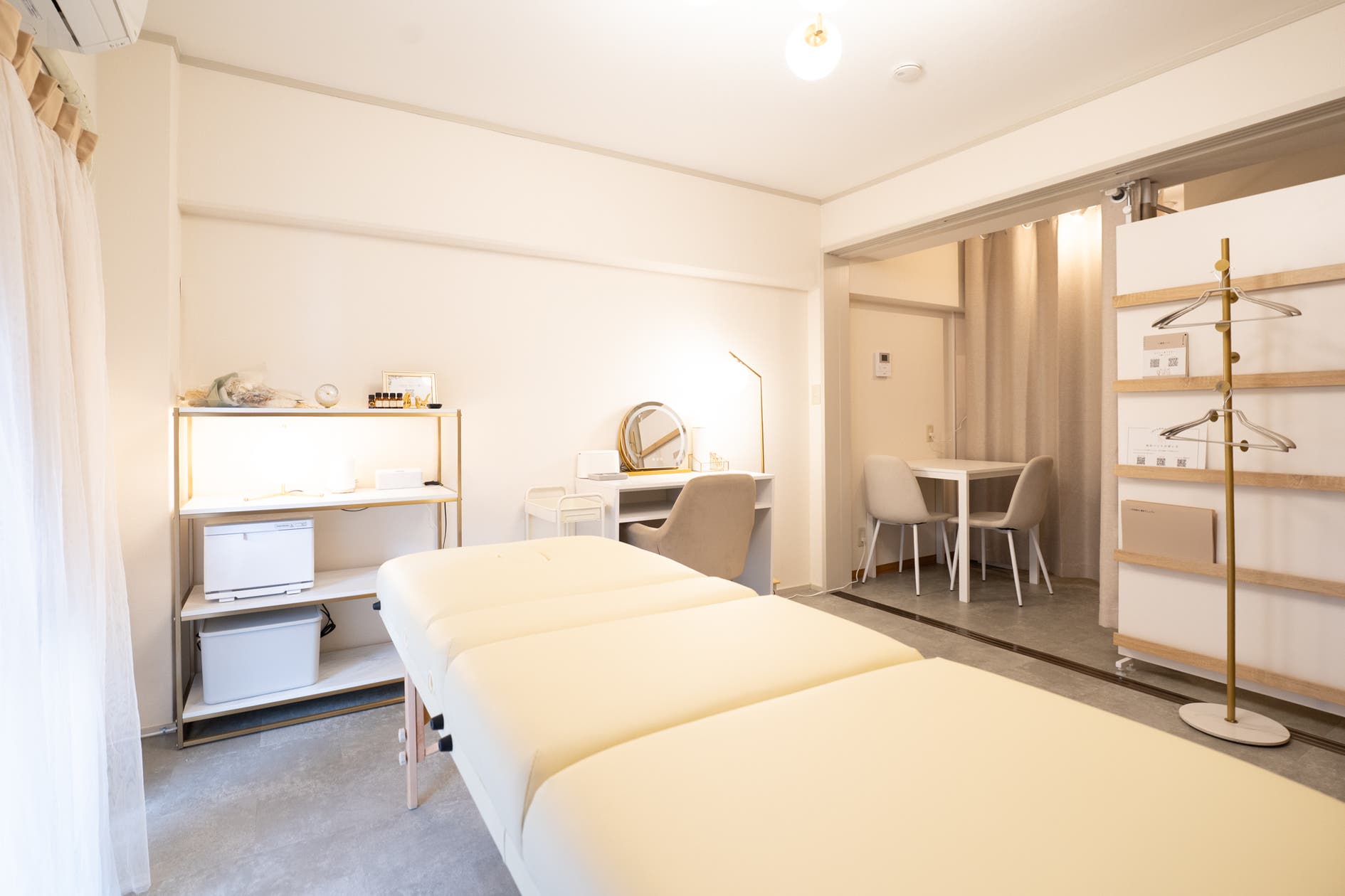 【石川町駅1分✨】上品で居心地のいい多用途レンタルサロン｜セラピスト・ネイリスト・講師・お茶会など開業応援｜1日貸もOK🌟の写真1