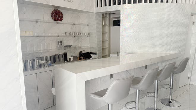 【表参道・原宿カフェ】大理石×ホワイトの映えカフェ♩カフェイベント/トークイベント/オフ会/撮影/展示/打ち上げの写真2