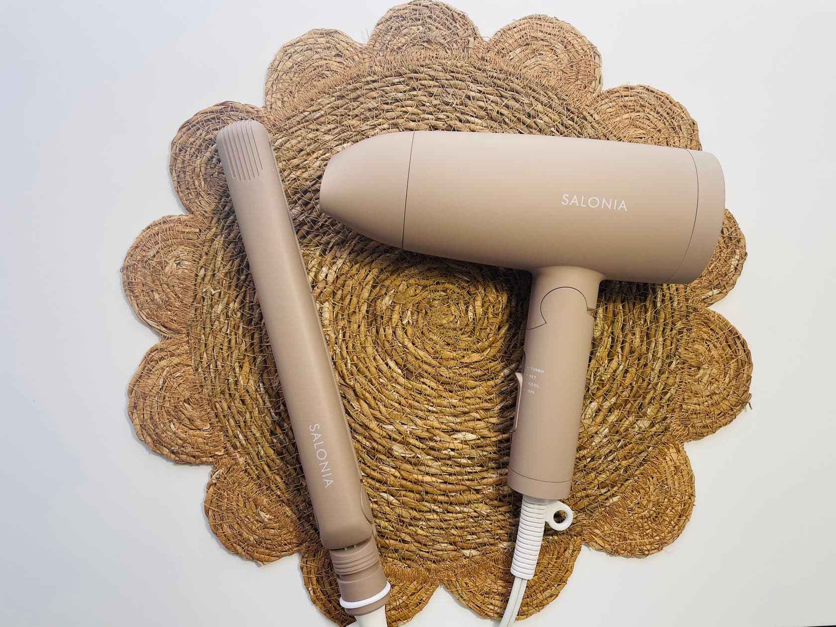 ヘアドライヤー＆ストレートアイロンの画像1