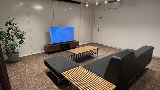 【Living】✨U-SPACE熊谷店✨リビングをイメージしたちょっとした集まりに最適のスペースです♪Wi-Fi/熊谷市の写真3