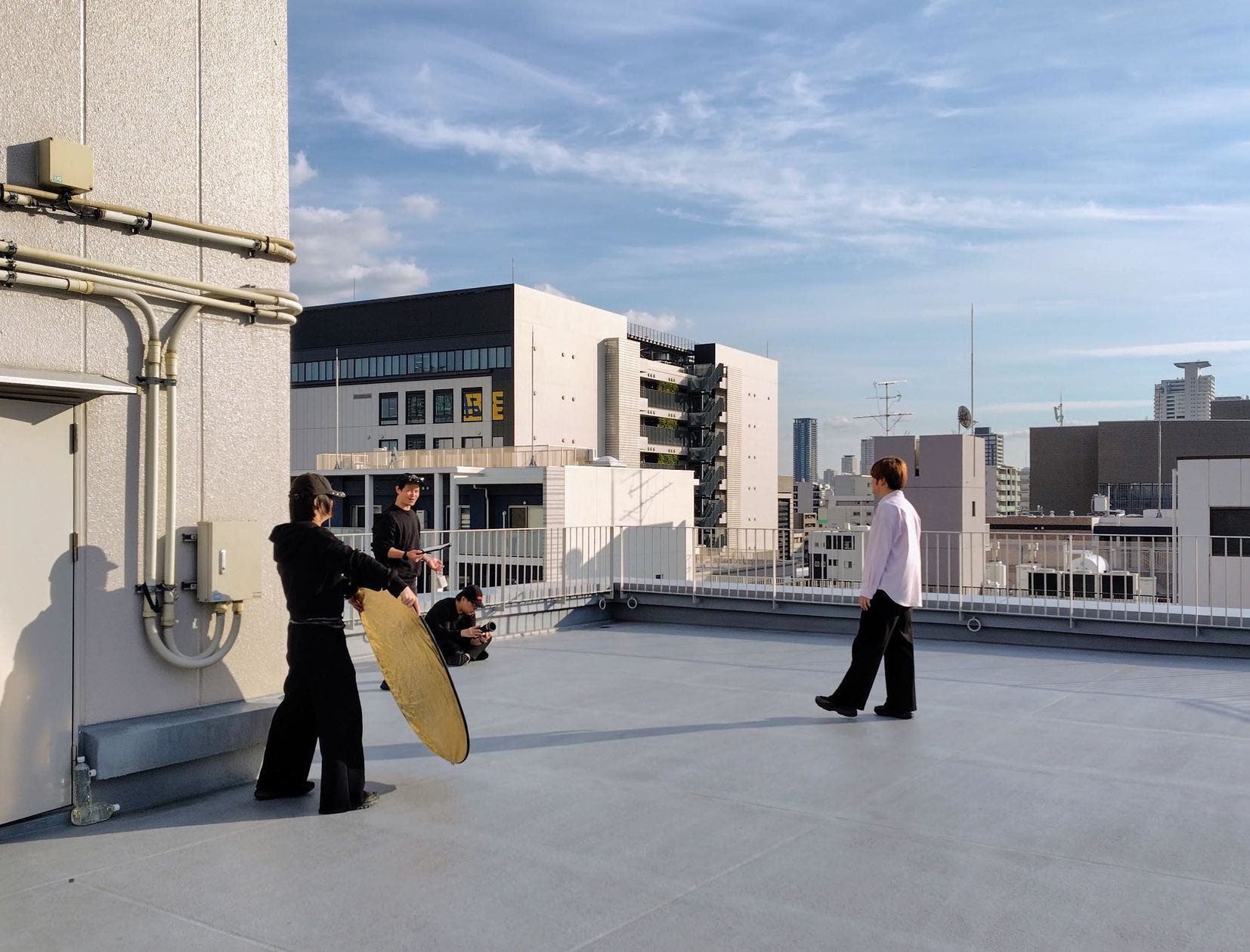 大阪・梅田周辺の高層ビル群をバックにした都会的なシーン撮影に最適なロケーション！の写真30