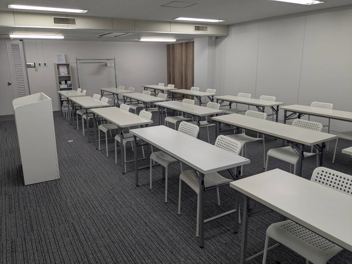 広瀬通【6階第3会議室】会議にもイベントにも使える、ちょうどいい大型ワークスペース！の写真5