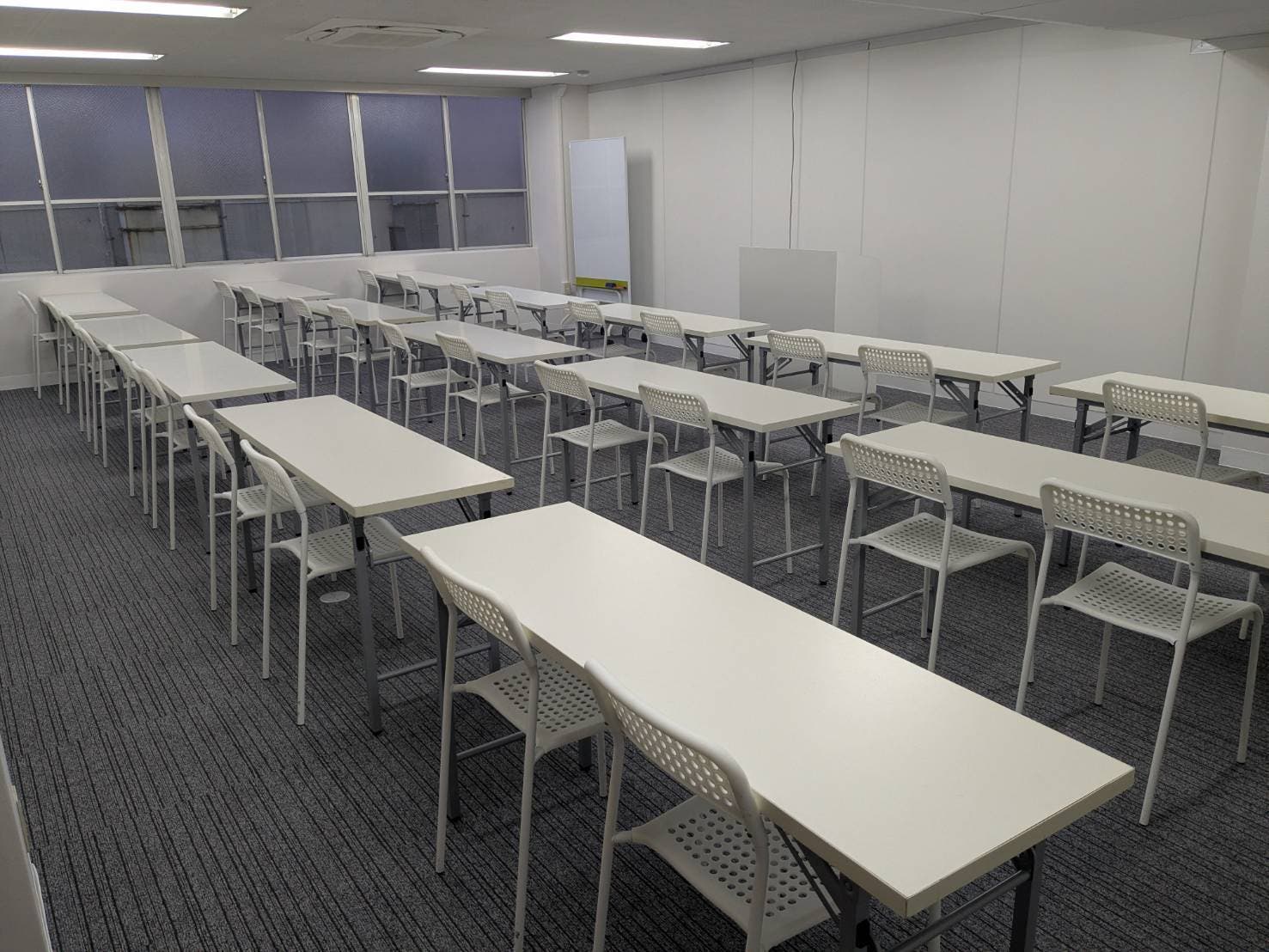 広瀬通【6階第3会議室】会議にもイベントにも使える、ちょうどいい大型ワークスペース！の写真7