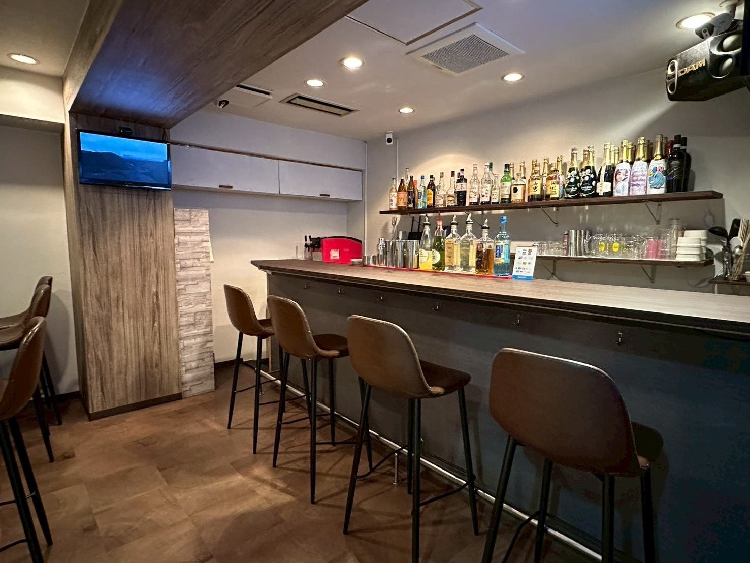 1h2000円で貸切【BAR貸切】大阪ミナミ★【持ち込み自由】【カラオケあり】の写真1