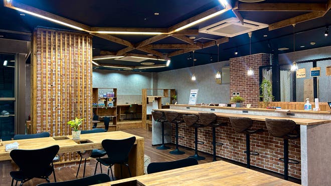 【立席最大40名、着席30名利用可】プロジェクター、スクリーン、WI-FI完備■小規模の会議や交流会、撮影に!の写真2