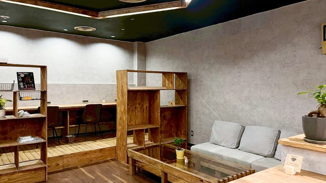 【立席最大40名、着席30名利用可】プロジェクター、スクリーン、WI-FI完備■小規模の会議や交流会、撮影に!の写真4